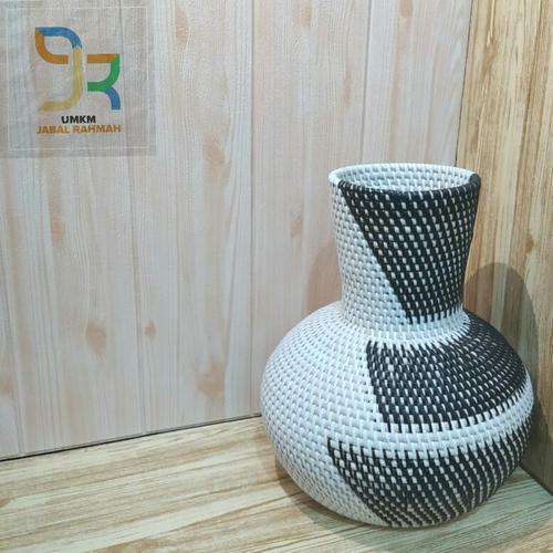 Jual Vas Bunga Anyaman Rotan Bermotif Dekorasi - Tipe B 32 cm - Kab ...
