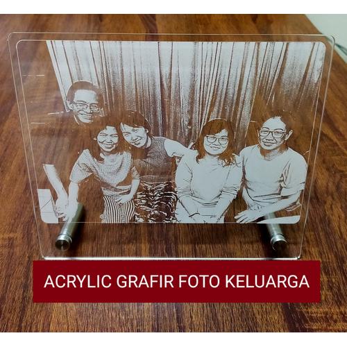 Jual CUSTOM GRATIS GRAFIR ACRYLIC FOTO HADIAH GIFT UFA STANDING FOTO A5 ...