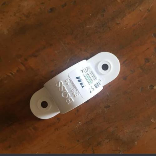 Jual Klem / Klem Pipa PVC Conduit Boss 25mm / Jepitan Pipa 25 mm Boss ...