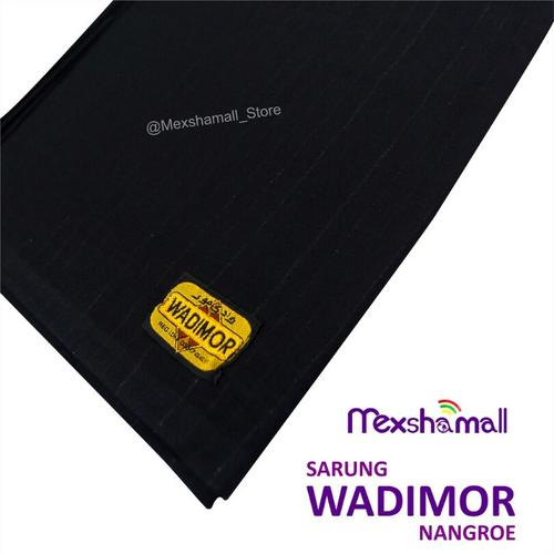 Promo Sarung Wadimor Hitam Polos Dan Putih Original Sarung Tenun ...