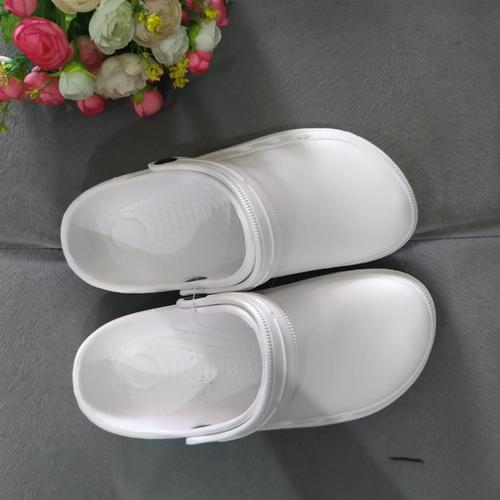 Jual sepatu sandal operasi/ sandal laboratorium/sandal medis/sandal ...