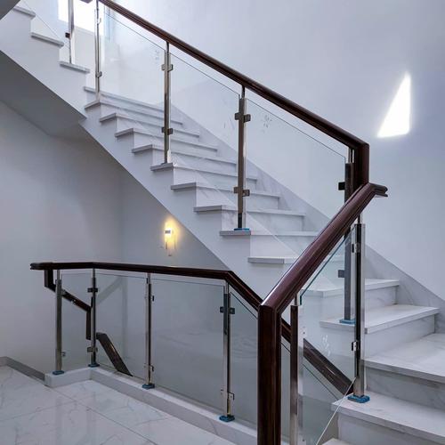 Jual railing kaca tempered dan pegangan kayu harga railing kaca ...