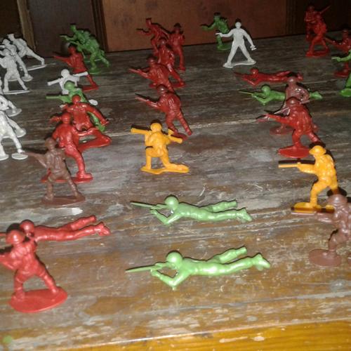 Jual figure tentara mainan tentara plastik Army men tentara warna-warni - Kota Bekasi - tren ...