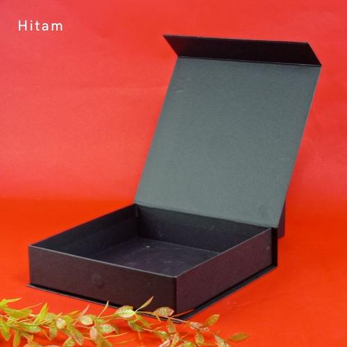 Jual BOX HAMPER - HARDBOX - KOTAK KADO - ukuran 22 cm x 22 cm x 5 cm ...