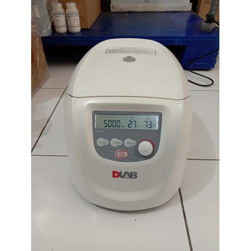 Jual DLAB DM1424 Centrifuge Hematocrit dan 1,5ml/2ml 1unit - Kota ...