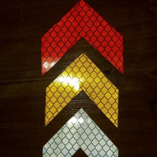 Jual 3M sticker sarang tawon reflektor reflector panah scotlite prismatic - Kuning - Jakarta ...