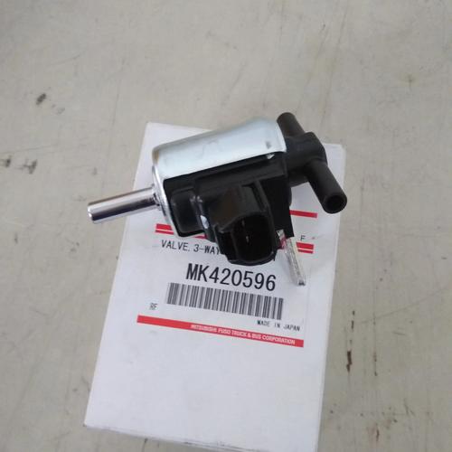 Jual 3 way Valve rem angin Colt diesel canter original Mitsubishi ...