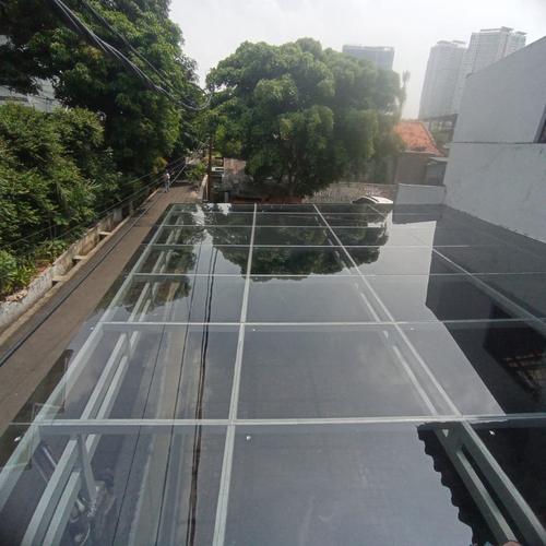 Jual Kanopi kaca tempered 8 mm / atap kaca pakai kaca film ryben 40% ...