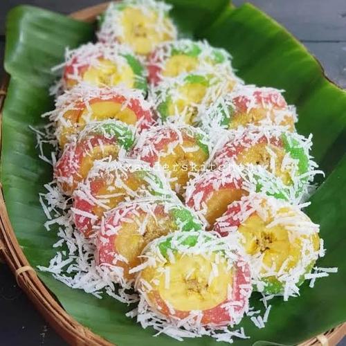 Jual Putri Noong Pisang Kelapa Kue Basah Tradisional Rumah Lestari ...