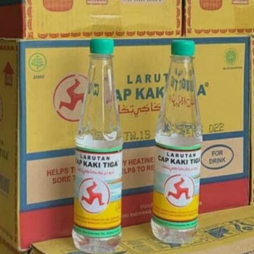 Jual 1 Karton Larutan Botol Cap Kaki Tiga 500 ml ( 24 Botol ) GOSEND ...