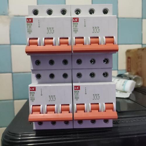 Jual MCB LS BKN C20 3Phase MCB LS 3P 20Amper - Kota Bandung - JAYA ...