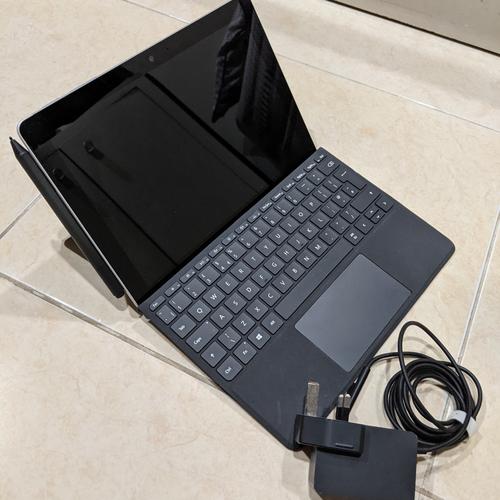 Jual Microsoft Surface Go 8/128 - Wifi only - Kota Tangerang Selatan - AdamAbrar | Tokopedia