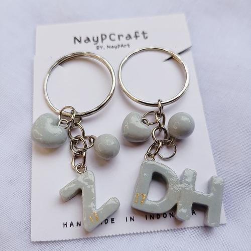 Jual Keychain Huruf / Gantungan Kunci Huruf Clay / Couple /Kado - 2 ...