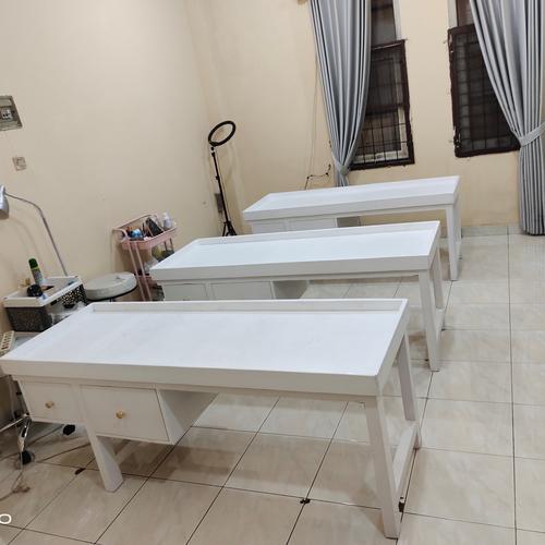 Jual meja minimalis/meja kayu jatibelanda/tempat tidur/meja urut - Kota ...