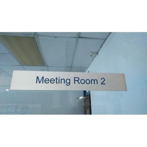 Jual Akrilik sign silver gambar papan meeting room ruang 30x5 - Kota ...