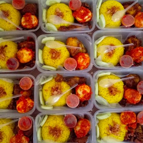 Jual paket nasi kuning box enak dan murah - Kota Depok - raja nasi bento | Tokopedia