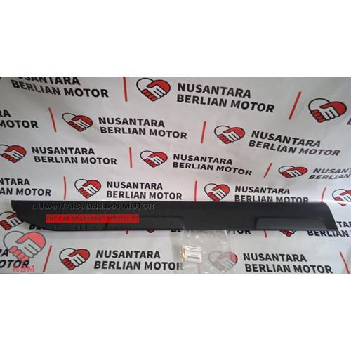 Jual SPOILER GARNISH PINTU DEPAN KIRI XPANDER CROSS 5727A631GENUINE ...