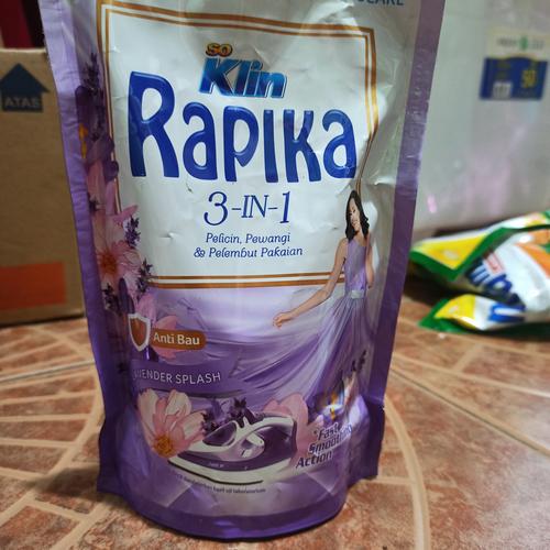 Jual So Klin Rapika 3 in 1 Pelicin Pakaian Lavender Splash 400ml - Kota ...