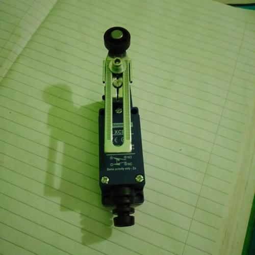 Jual LIMIT SWITCH XCE145 - Kota Batam - bruntinialatalat | Tokopedia