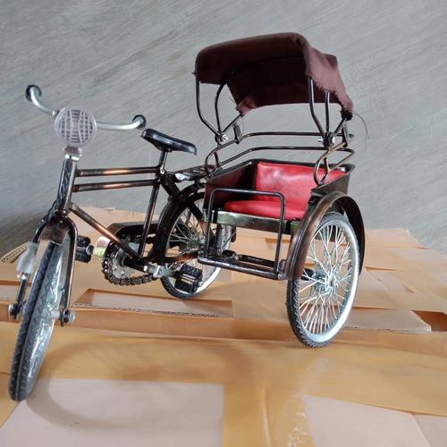 Jual Miniatur Karikatur Sepeda Becak Medan Tertutup / Diescast Pajangan ...