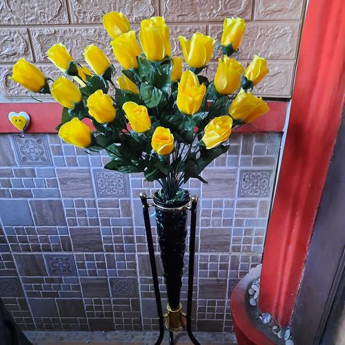 Jual bunga pojok ruangan bunga mawar kuncup saten 28kuntum +pot ...