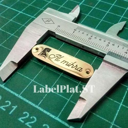 Jual label plat hijab / label hijab kuningan /label plat/ ukuran 3,5 x ...