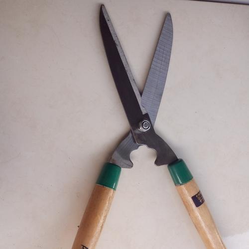 Jual Gunting tanaman gunting ranting rumput pangkas kebun - Kab. Serang ...