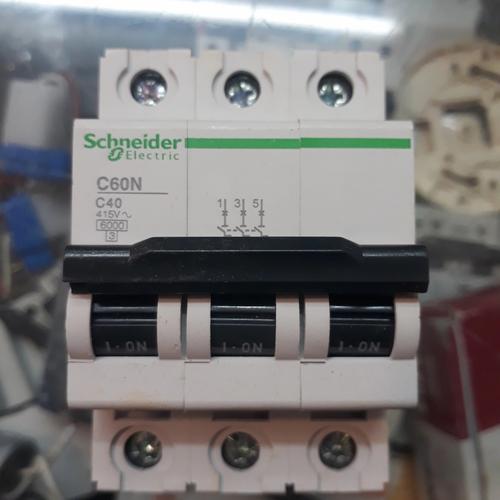 Jual mcb schneider C60 N 32A dan 40A 3phase - Jakarta Pusat - pingki ...