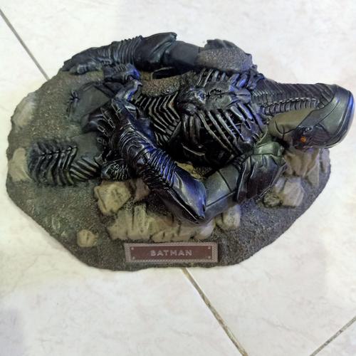 Jual Hot Toys Kitbash Batman Parademon diorama base + weapon - Kota ...
