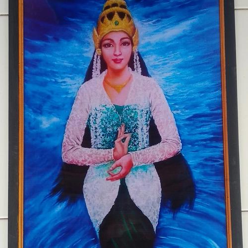 Jual lukisan cetak nyi roro kidul pake kebaya plus bingkai - Putih ...