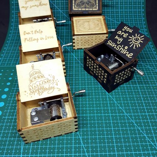 Jual kotak musik music box kayu happy birthday handle manual - Kota ...