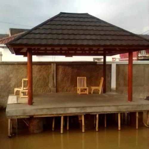 Jual #gazebo kayu glugu#gazebo kayu kelapa atap genteng metal harga ...
