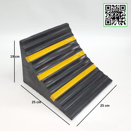 Jual Wheel Stopper Chock Besar Ganjal Ban Roda Mobil Bus Truk Karet ...