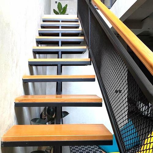 Jual bikin tangga trap. 0.60x0.25.bahan wf 10.+besi holo 3x3. alas kayu ...