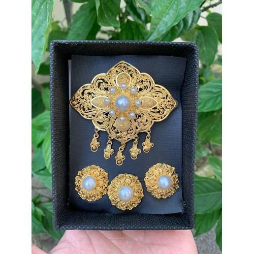 Jual bros alpaka bali set kebaya motif wajik sirkon - Putih - Kab ...