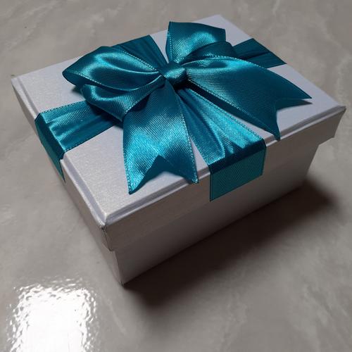 Promo GIFT BOX PUTIH PITA BIRU TOSCA Bisa Custom Warna lainnya ...