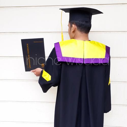 Jual Toga Wisuda UT warna Ungu komplit sama map - Kab. Bandung - Niche ...