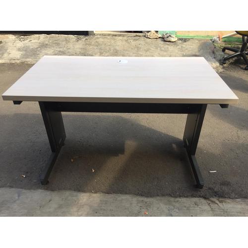Jual Meja Kantor kaki besi kokoh sekali merek INDOVICKERS 120x60cm ...