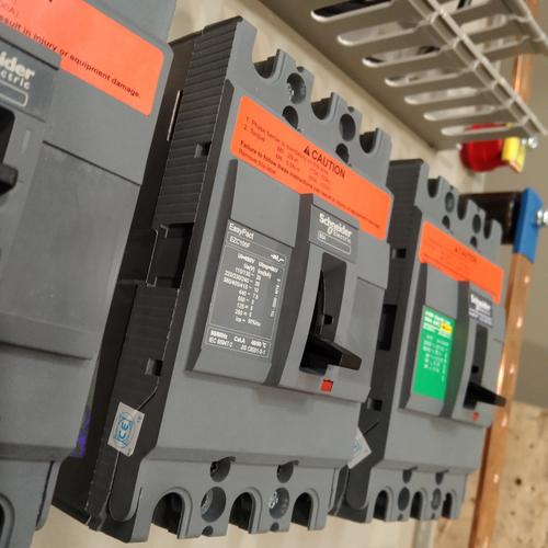 Jual MCCB SCHNEIDER BREAKER EZC100B 3P 15A 25A 30A 40A 50A 60A New ...