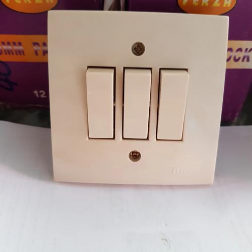 Jual Saklar Broco Triple Switch 3G New Gee IB 6613/ Saklar Tanam Seri ...