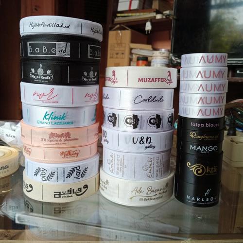 Jual LABEL BAJU DAN HIJAB FREE DESIGN 2-4 Hari Jadi - satin, 1,3cm ...