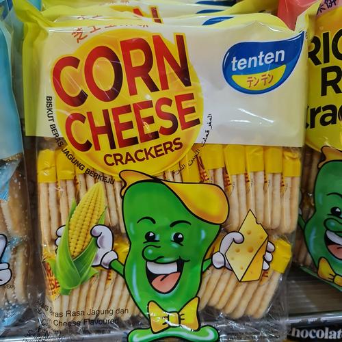 Jual ten ten corn cheese crackers 230gr biskuit beras rasa keju - Kota ...