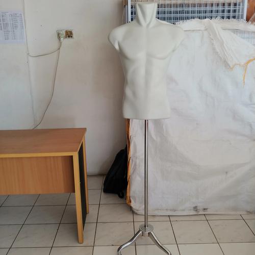 Jual manekin pria setengah badan + kaki besi - Kota Bekasi - permata ...