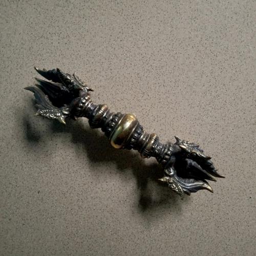 Jual Benda Antik Senjata Dewa Siwa Bajra Vajra Wajra Hitam Model Kuno ...