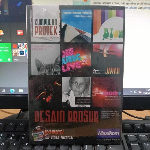 Jual buku kumpulan proyek DESAIN BROSUR bonus CD tutorial - Jakarta ...