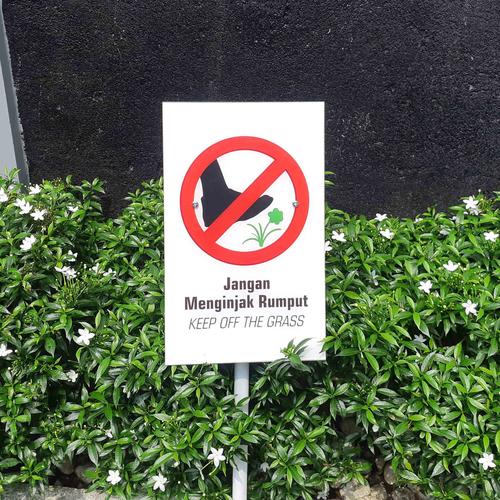 Jual Rambu Dilarang Menginjak Rumput - Kab. Sleman - Sahabat Sejasa ...