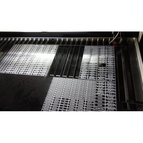 Jual 3x12cm Grafir Name Plat / Name Plate / Name Tag / Plat Ukir Panel ...