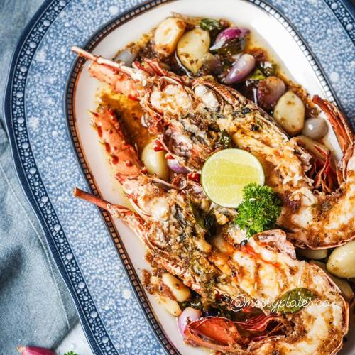 Jual Caramelized Butter Lobster Garlic Butter Lobster Messy Plates ...