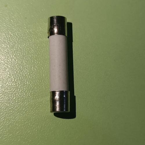 Promo FUSE Keramik 20A 20 Amper 250V Fius 6x30mm Sekring Sekring ...