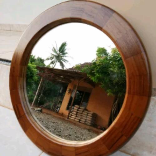 Jual Figura / Cermin Frame Bulat / Cermin Kayu Solid Jati Finish ...